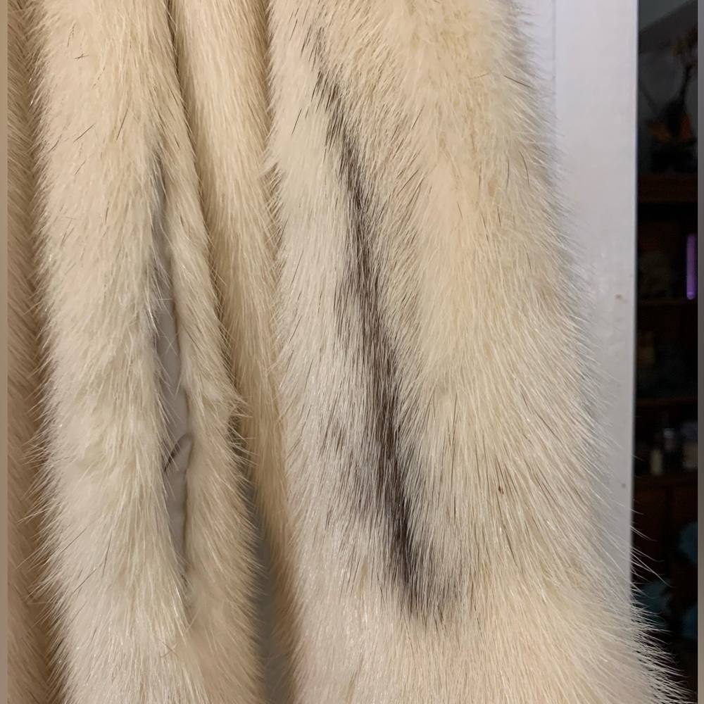 Maison Blanche Ivory Female Pelt Mink Coat - Gem